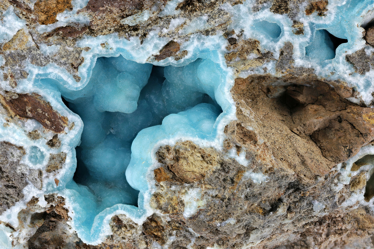 Hemimorphite Stone: History, Formation, & Metaphysical Properties ...